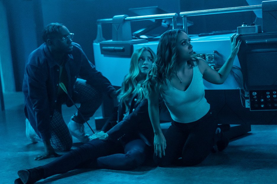 Flash - Armageddon, Part 5 (S08E05) (2021) | ČSFD.cz