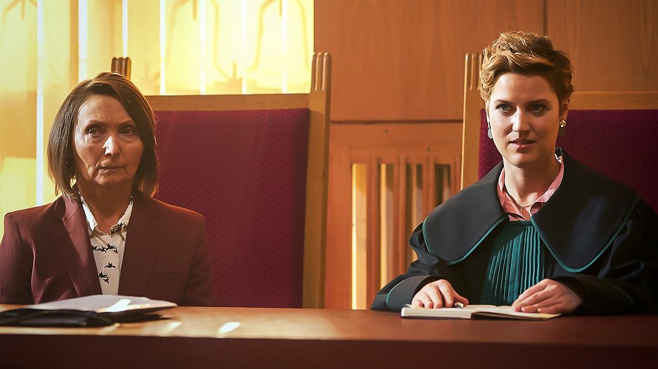 Mecenas Porada - Episode 8 (S01E08) (2021) | ČSFD.cz