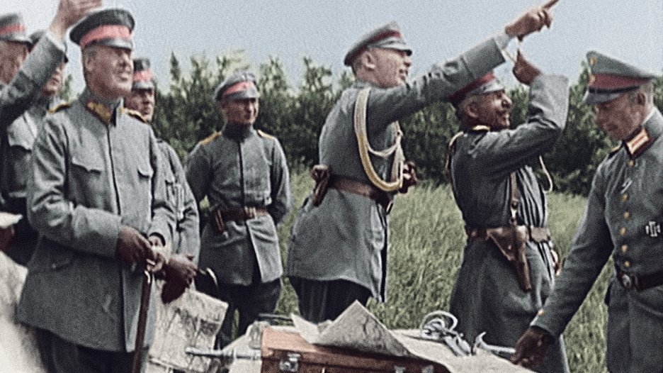 Royals: Keeping the Crown (2021) | Creators | ČSFD.cz