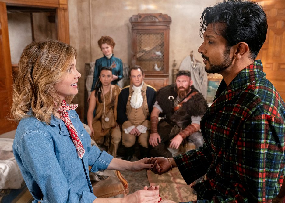 Ghosts - Pilot (S01E01) (2021) | ČSFD.cz