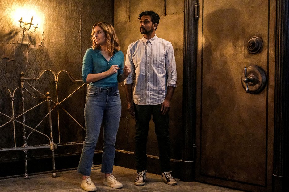 Ghosts - The Vault (S01E13) (2022) | ČSFD.cz