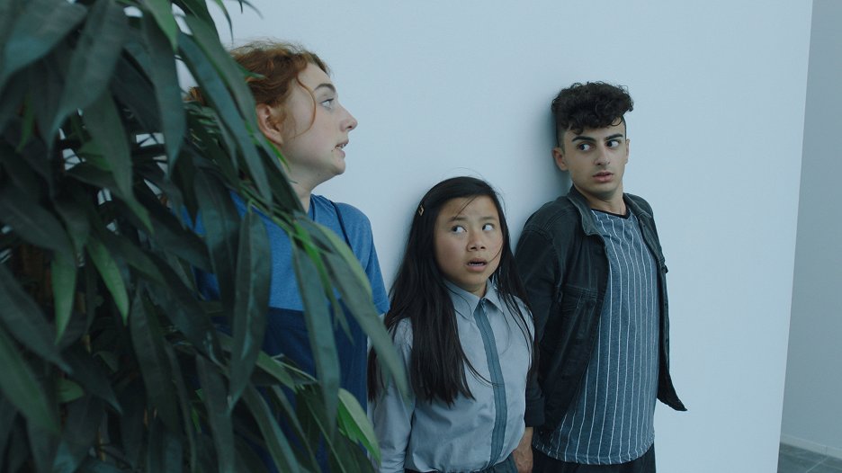 De Club van Lelijke Kinderen - De Staatsgreep - Ontsnappen (E02) (2019 ...