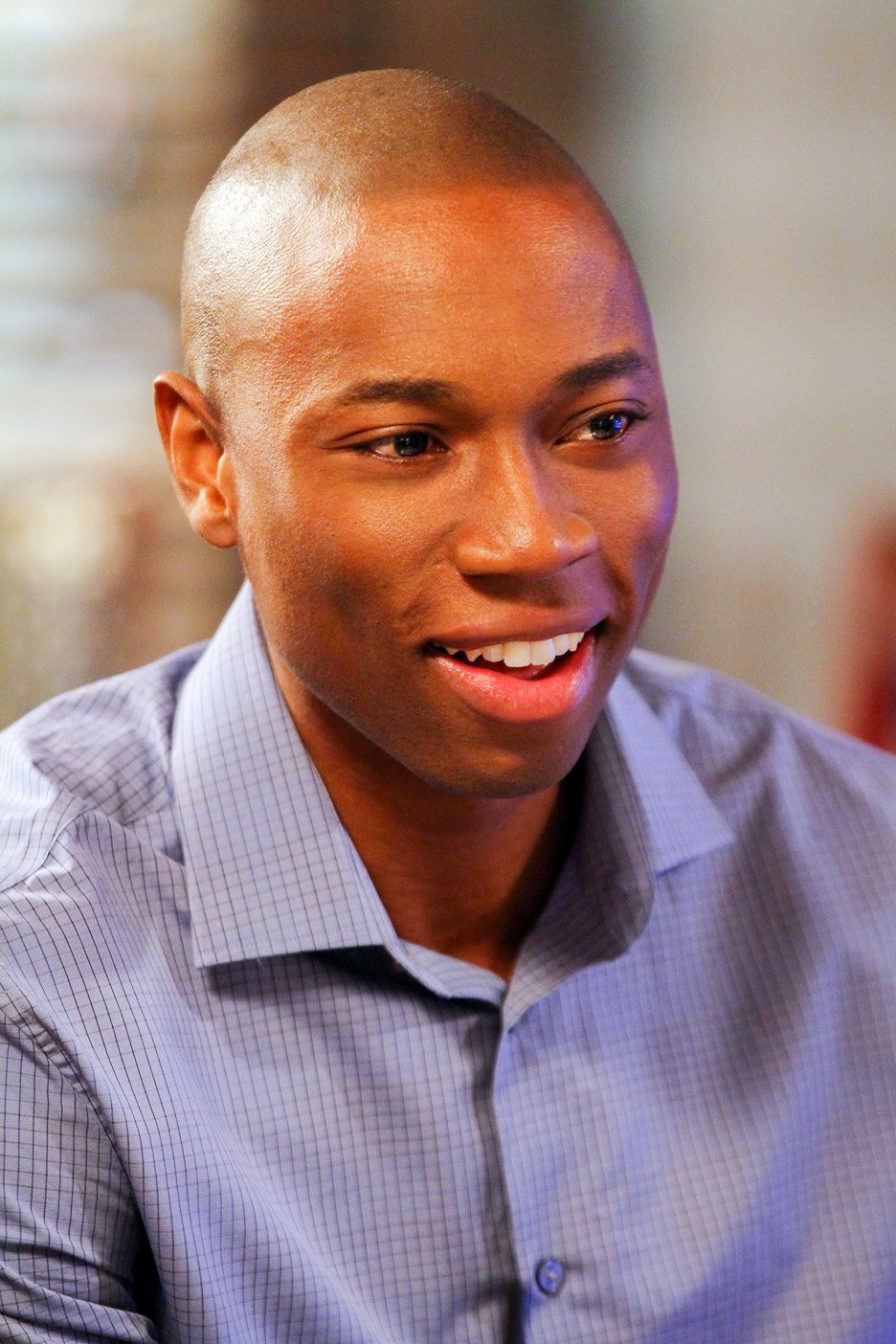 90210: Nová generace - Bez přetvářky (S05E18) (2013) | ČSFD.cz