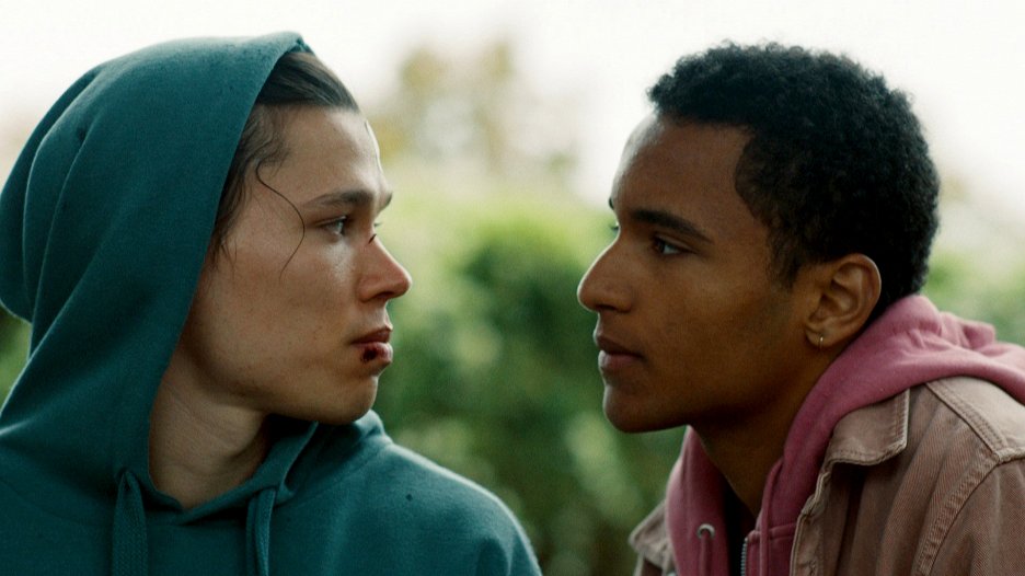 Wir sind jetzt - Das Beste kommt zum Schluss! (S03E04) (2022) | ČSFD.cz