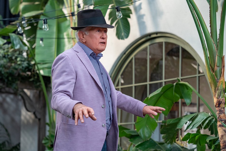 Grace a Frankie - Bonida Bandidas (S07E08) (2022) | ČSFD.cz