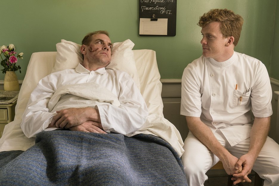 Zdravotní škola - Hodina pravdy (S01E02) (2018) | ČSFD.cz