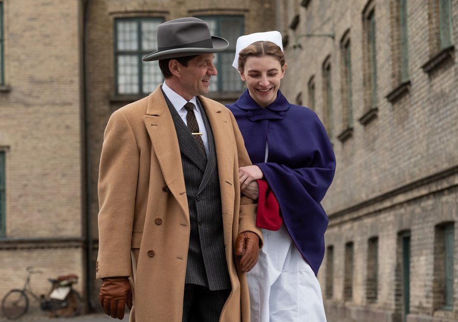 Zdravotní škola - Zvláštní zacházení (S02E01) (2019) | ČSFD.cz