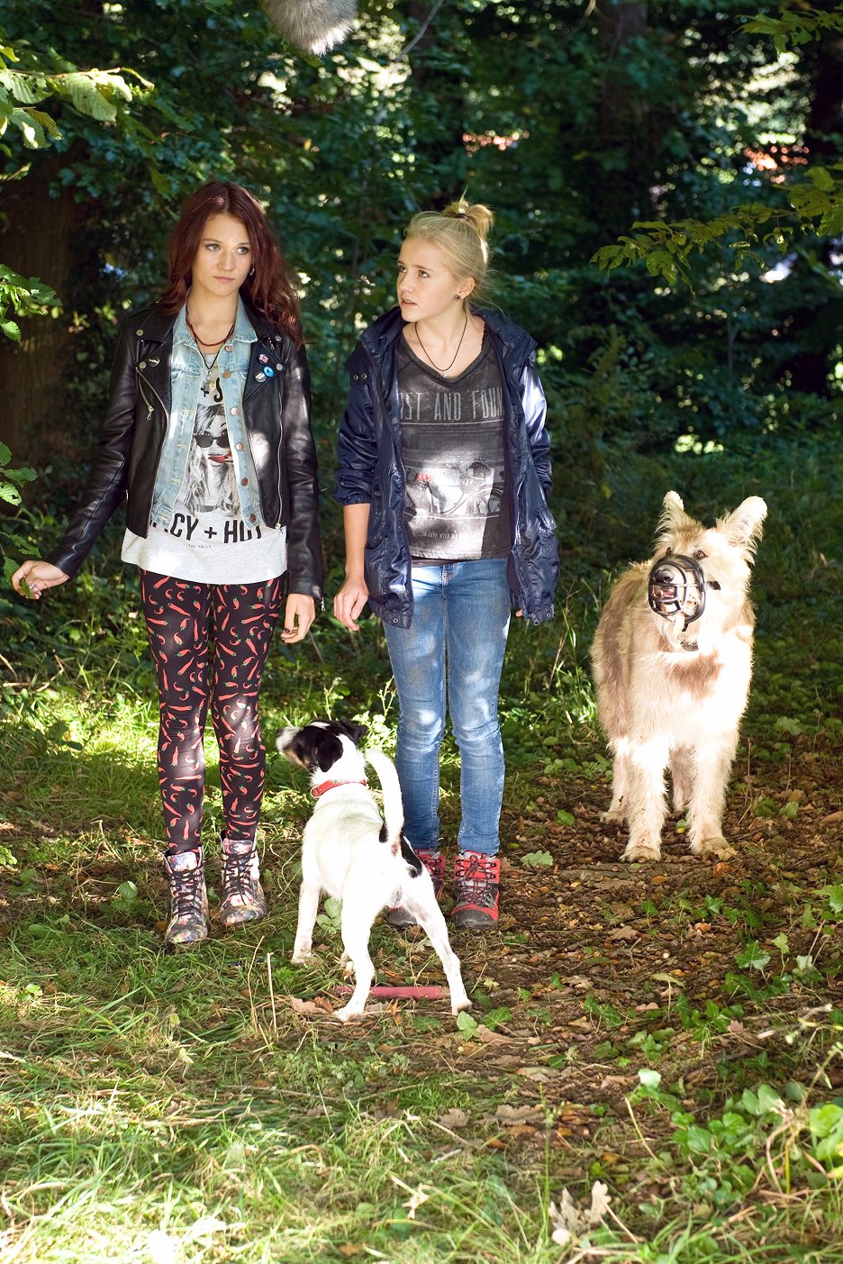 Dům plný zvířátek - Reiten verboten! (S05E01) (2015) | ČSFD.cz