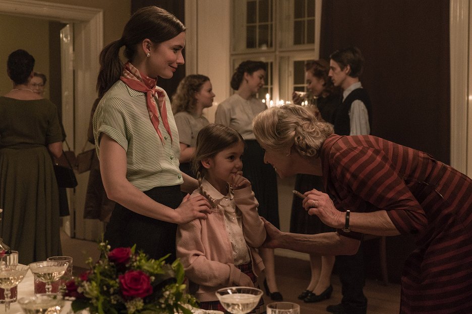 Zdravotní škola - Velká rozhodnutí (S02E06) (2019) | ČSFD.cz