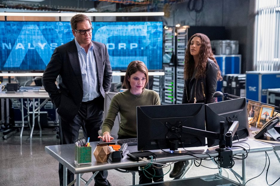 Bull - Safe Space (S06E14) (2022) | ČSFD.cz