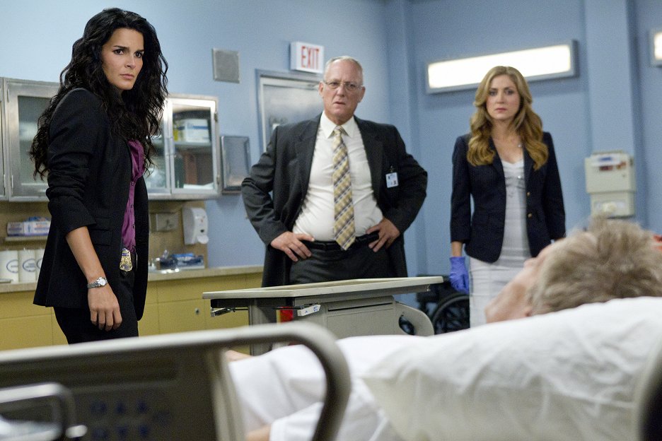 Rizzoli & Isles: Vraždy na pitevně - Nezapomeň na mě (S02E10) (2011 ...