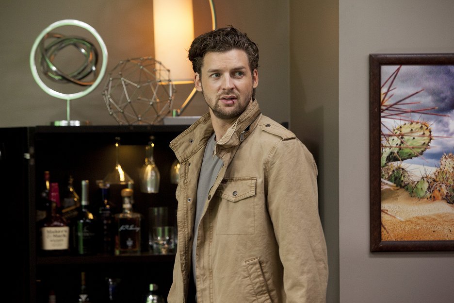 Dallas - Playing Chicken (S03E03) (2014) | ČSFD.cz