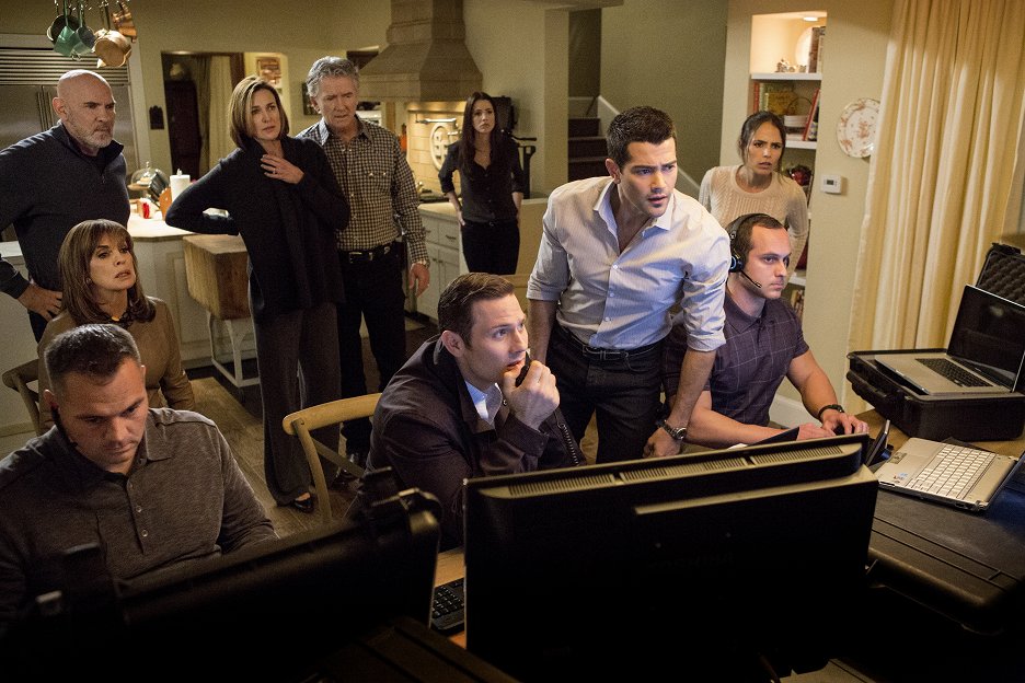 Dallas - Endgame (S03E14) (2014) | ČSFD.cz