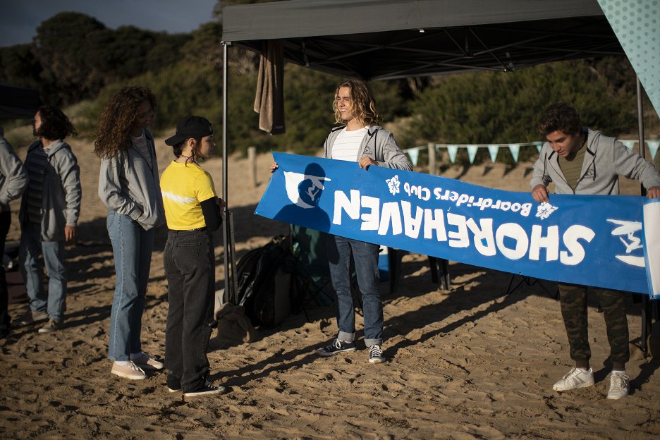 Summer dělá vlny - Pro Laynah (S01E07) (2022) | ČSFD.cz