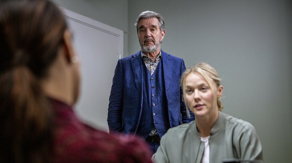 Bäckström - Das Opfer (S02E04) (2022) | ČSFD.cz