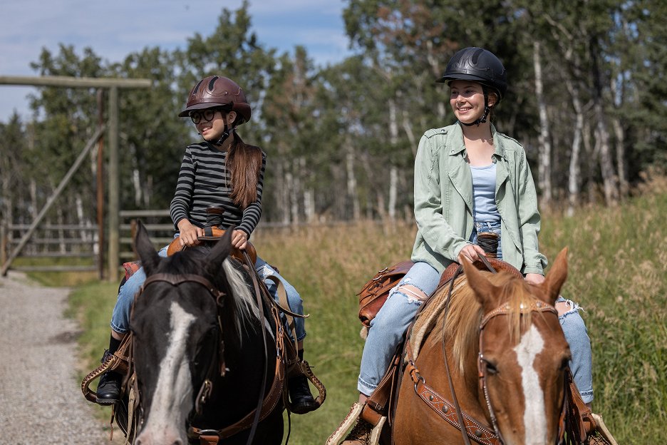 Ranč Heartland - Vzácný ptáček (S15E07) (2021) | ČSFD.cz