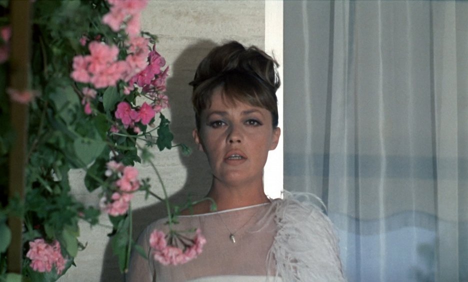 The Bride Wore Black (1968) | Gallery - Lobby cards | ČSFD.cz