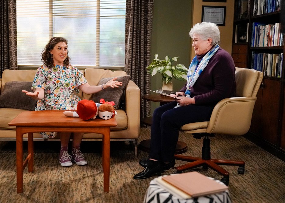 Call Me Kat - Call Me Shellfish (S02E18) (2022) | ČSFD.cz