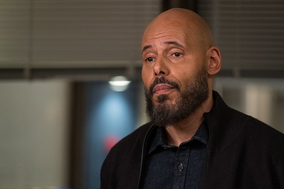 Hudson a Rex - No Man Is an Island (S04E12) (2022) | ČSFD.cz