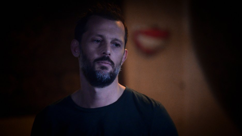 Černí motýli - Epizoda 6 (E06) (2022) | ČSFD.cz