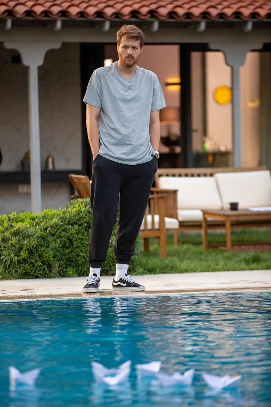 Seversin - Aşk Yasağı (E15) (2022) | ČSFD.cz