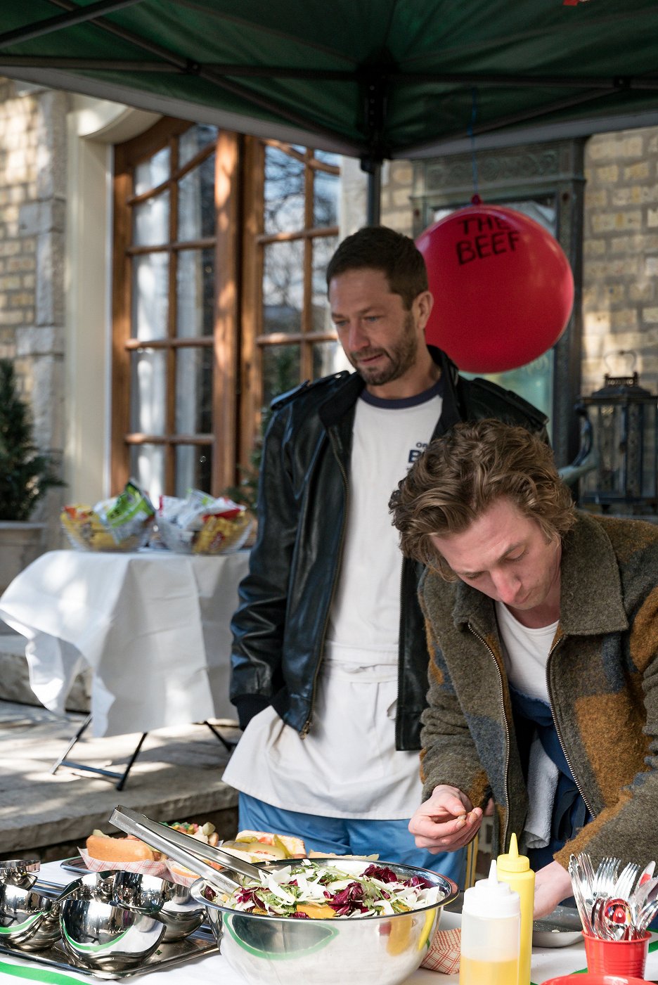 Medvěd - Psi (S01E04) (2022) | ČSFD.cz