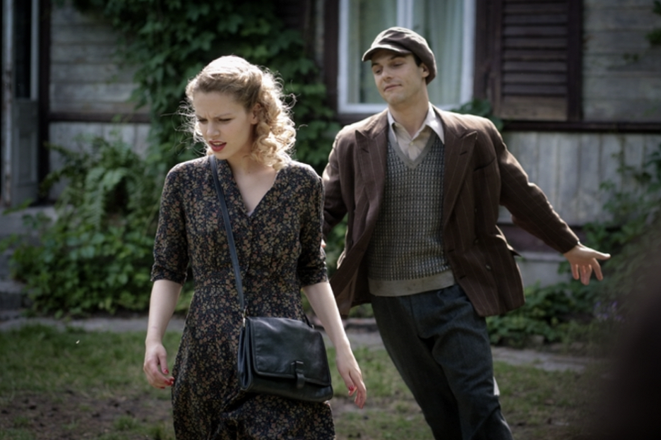 Wojenne dziewczyny - Episode 4 (S05E04) (2022) | ČSFD.cz