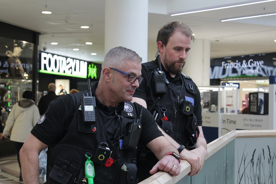 Shoplifters: At War with the Law (2020) | ČSFD.cz