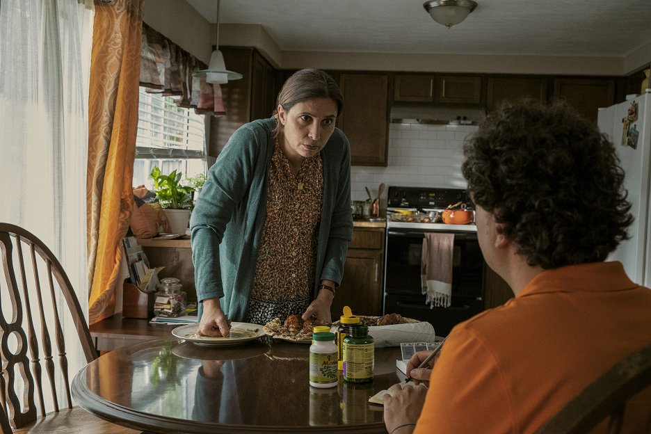 Mo - Lítost (E03) (2022) | ČSFD.cz