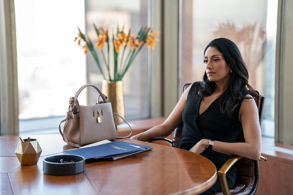 Kariéra na spadnutí - Diskuzní body (E07) (2022) | Galerie - Z natáčení ...