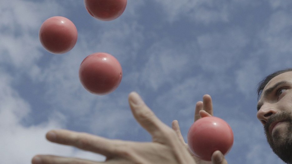 Why We Juggle (2022) | ČSFD.cz