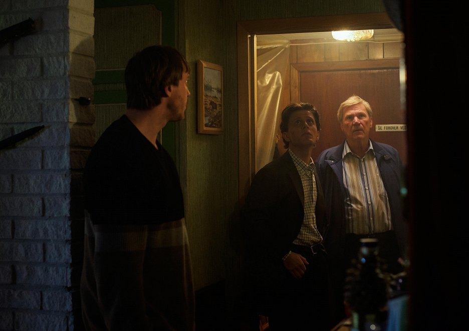 Lovci hlav - Ikke en by for gamle menn (E05) (2022) | ČSFD.cz