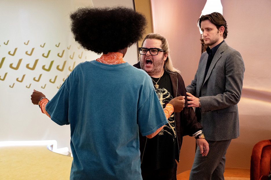 Avenue 5 - To je ale nečekané potěšení (S02E02) (2022) | ČSFD.cz