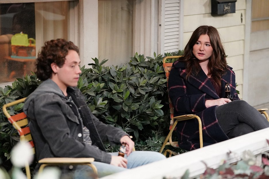 The Conners - Parent Traps and Heart Attacks (S05E04) (2022) | ČSFD.cz