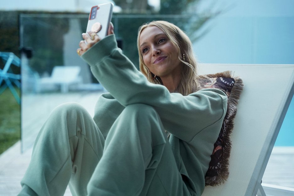 Jeden z nás lže - Simon říká: Dejte se radši na modlení (S02E06) (2022 ...