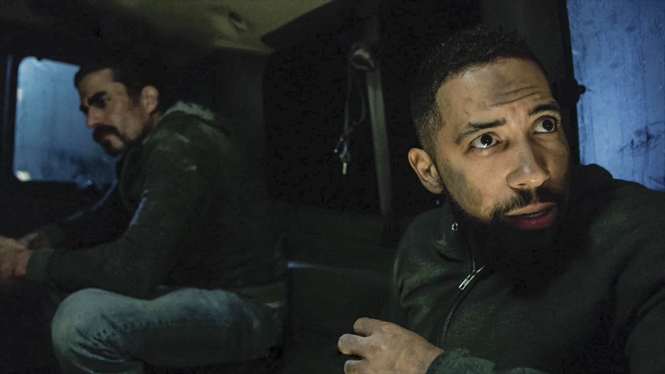 Tým SEAL - All Bravo Stations (S05E14) (2022) | ČSFD.cz