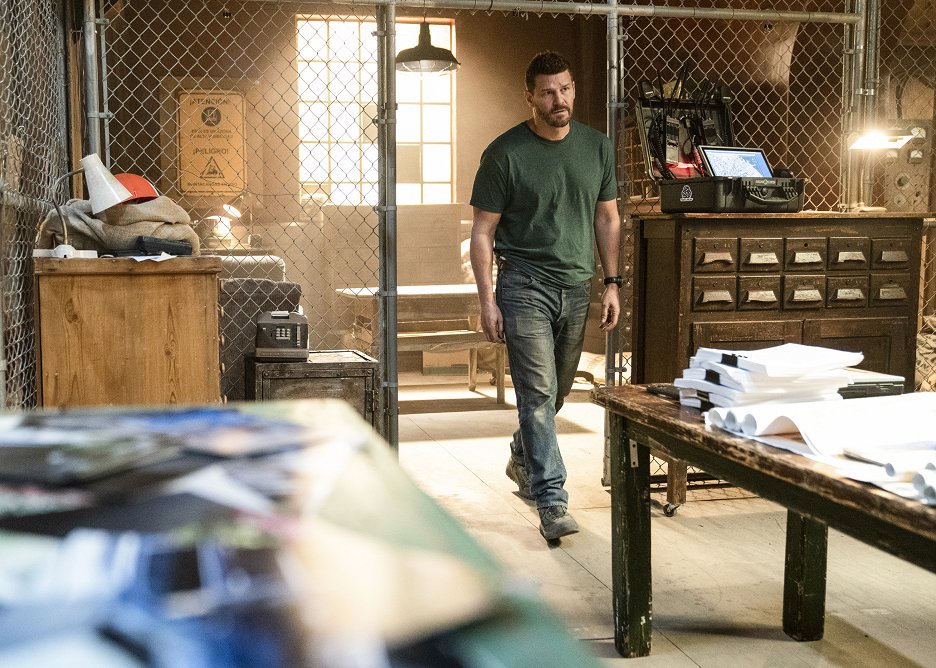 Tým SEAL - Pillar of Strength (S05E13) (2022) | ČSFD.cz