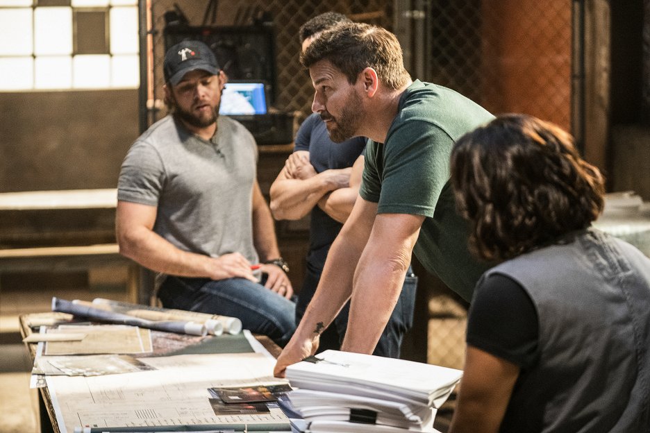 Tým SEAL - Pillar of Strength (S05E13) (2022) | ČSFD.cz