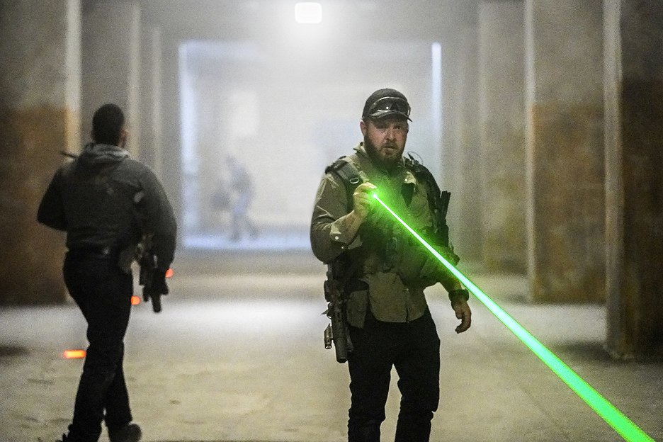 Tým SEAL - Pillar of Strength (S05E13) (2022) | ČSFD.cz