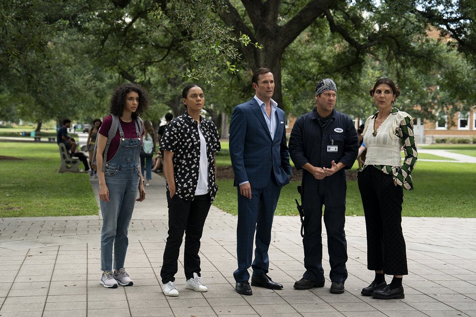 Leverage: Redemption - The Turkish Prisoner Job (S02E08) (2022) | ČSFD.cz