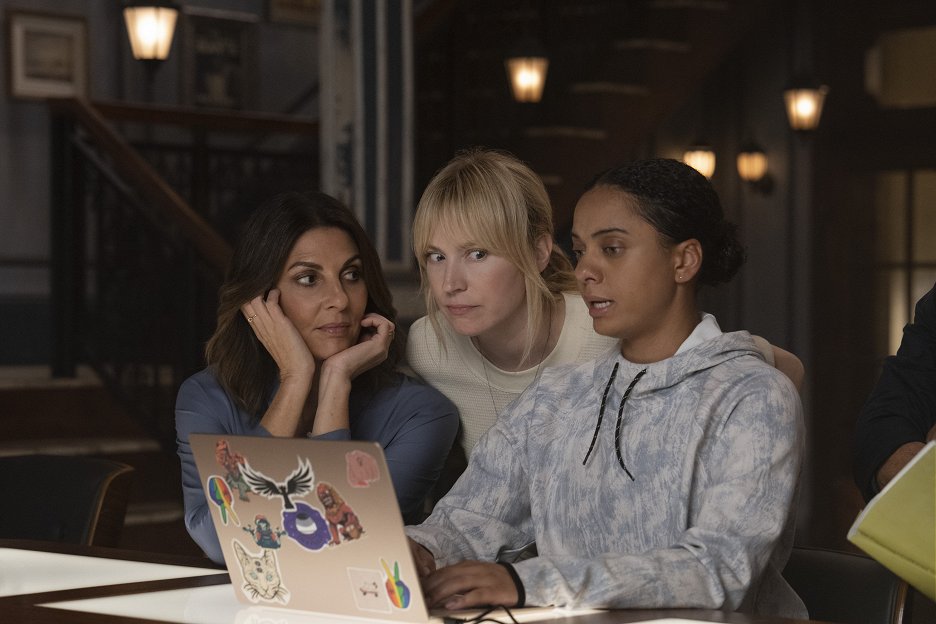 Leverage: Redemption - The Turkish Prisoner Job (S02E08) (2022) | ČSFD.cz