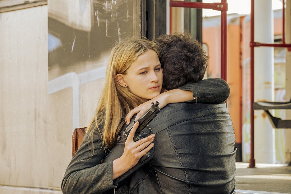 Issy Knopfler | ČSFD.cz