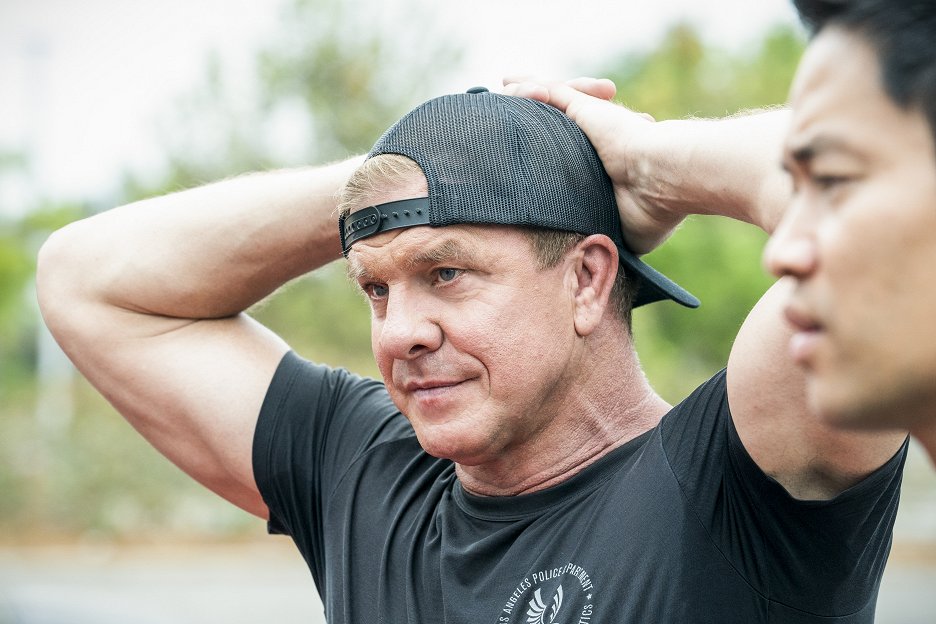 Zbrojnice - Unraveling (S06E05) (2022) | ČSFD.cz