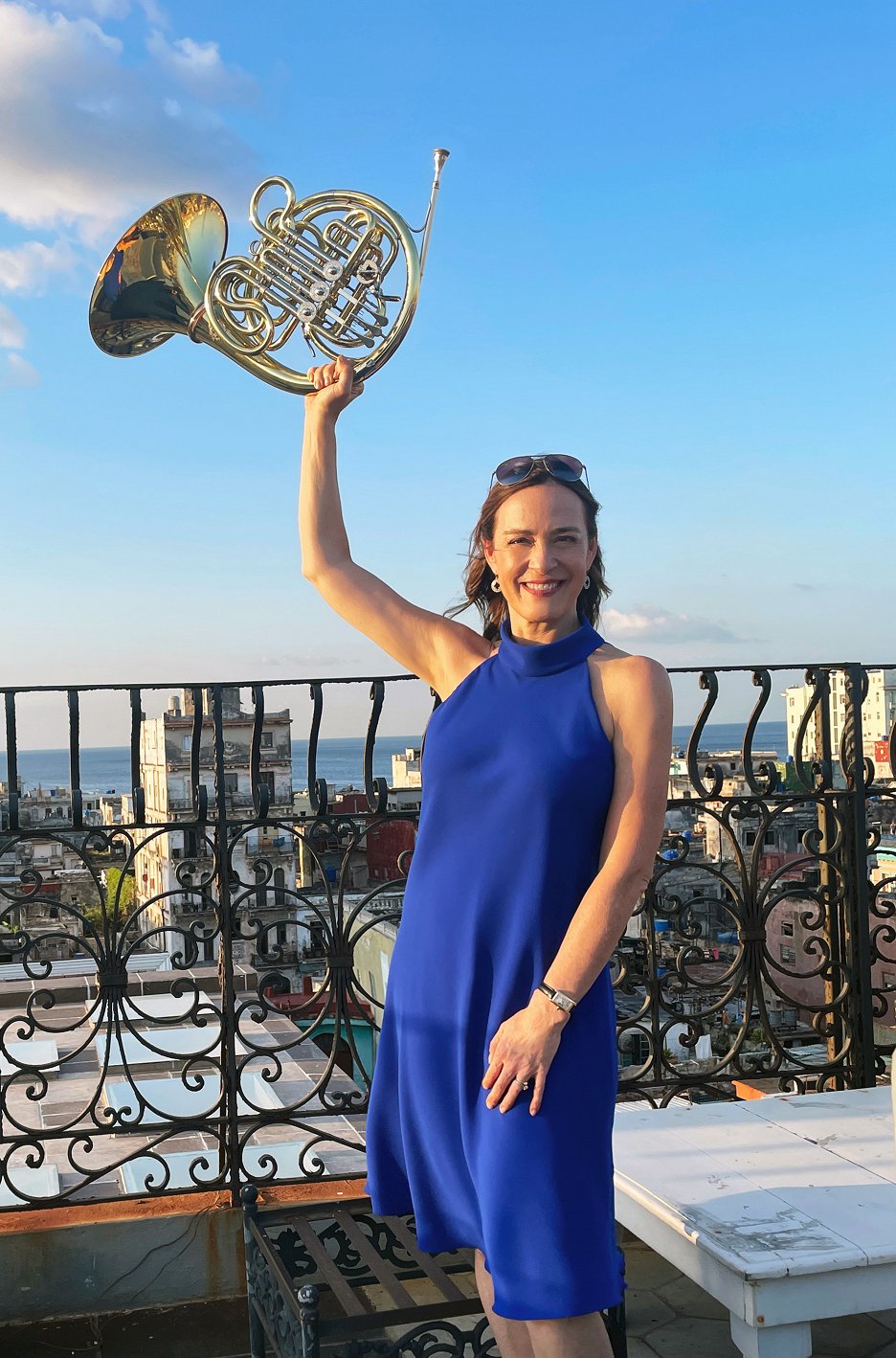 Cuban Dances - Durchs musikalische Kuba mit Sarah Willis (2022) | ČSFD.cz