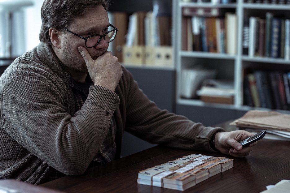 Musta valo - Henrik ei luovuta (E05) (2022) | ČSFD.cz