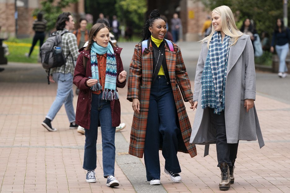 Holky z vejšky - Will You Be My Girlfriend? (S02E04) (2022) | Galerie ...