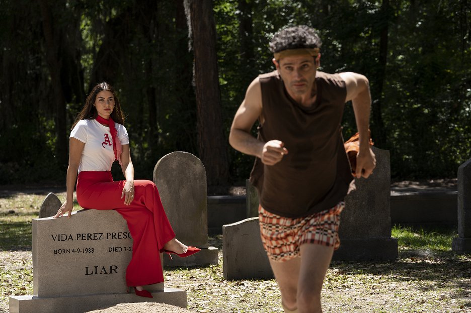 Panhandle - Sex, Lies and Ponce de Leon (E04) (2022) | ČSFD.cz