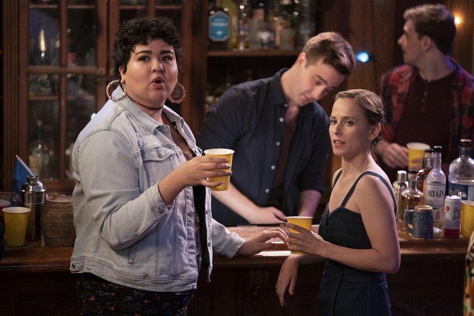 Holky z vejšky - Doppelbanger (S02E06) (2022) | ČSFD.cz