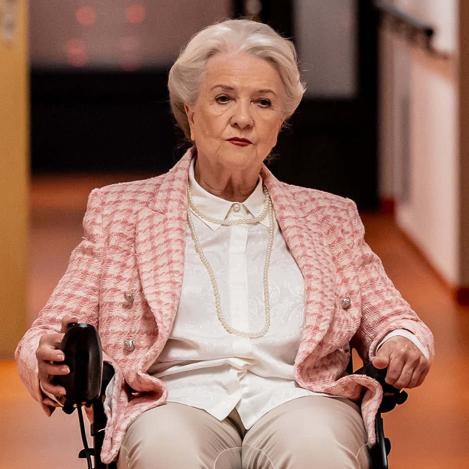 Jedna rodina - Autosedačka (S01E01) (2022) | Recenze - Uživatelské ...