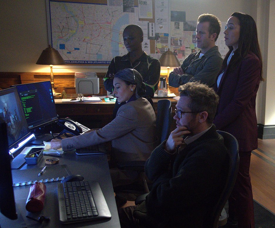 Alert - Hugo (S01E02) (2023) | ČSFD.cz